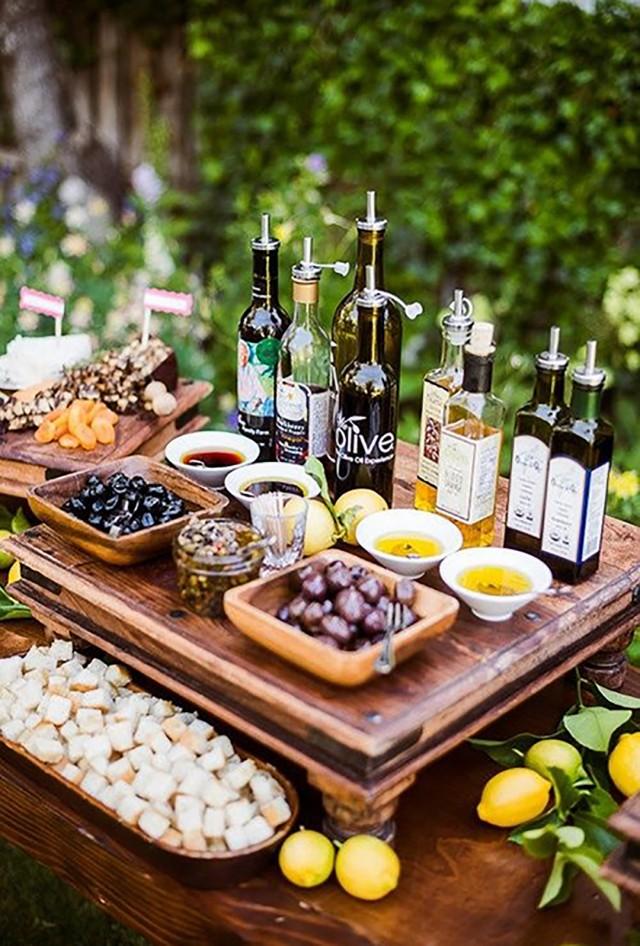 20 Delicious Food Drink Bars Your Wedding Guests Will Love Weddbook 20-delicious-food-drink-bars-your-wedding-guests-will-love-weddbook